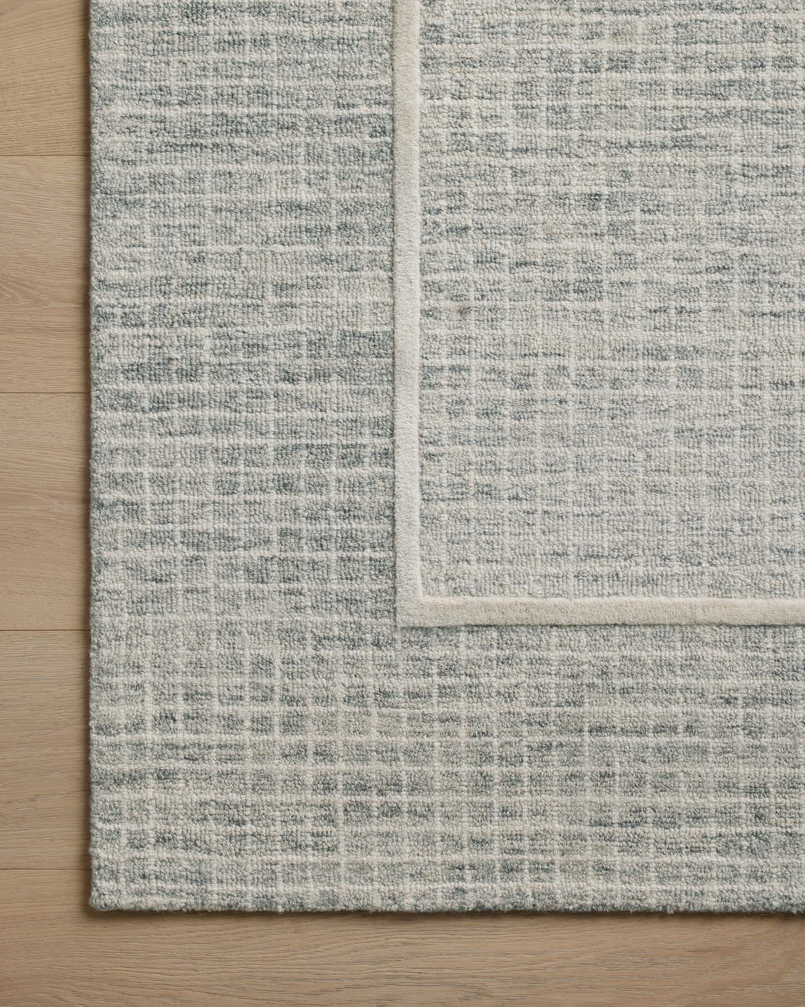 BRG-01 CJ MIST / IVORY & Loloi Rugs